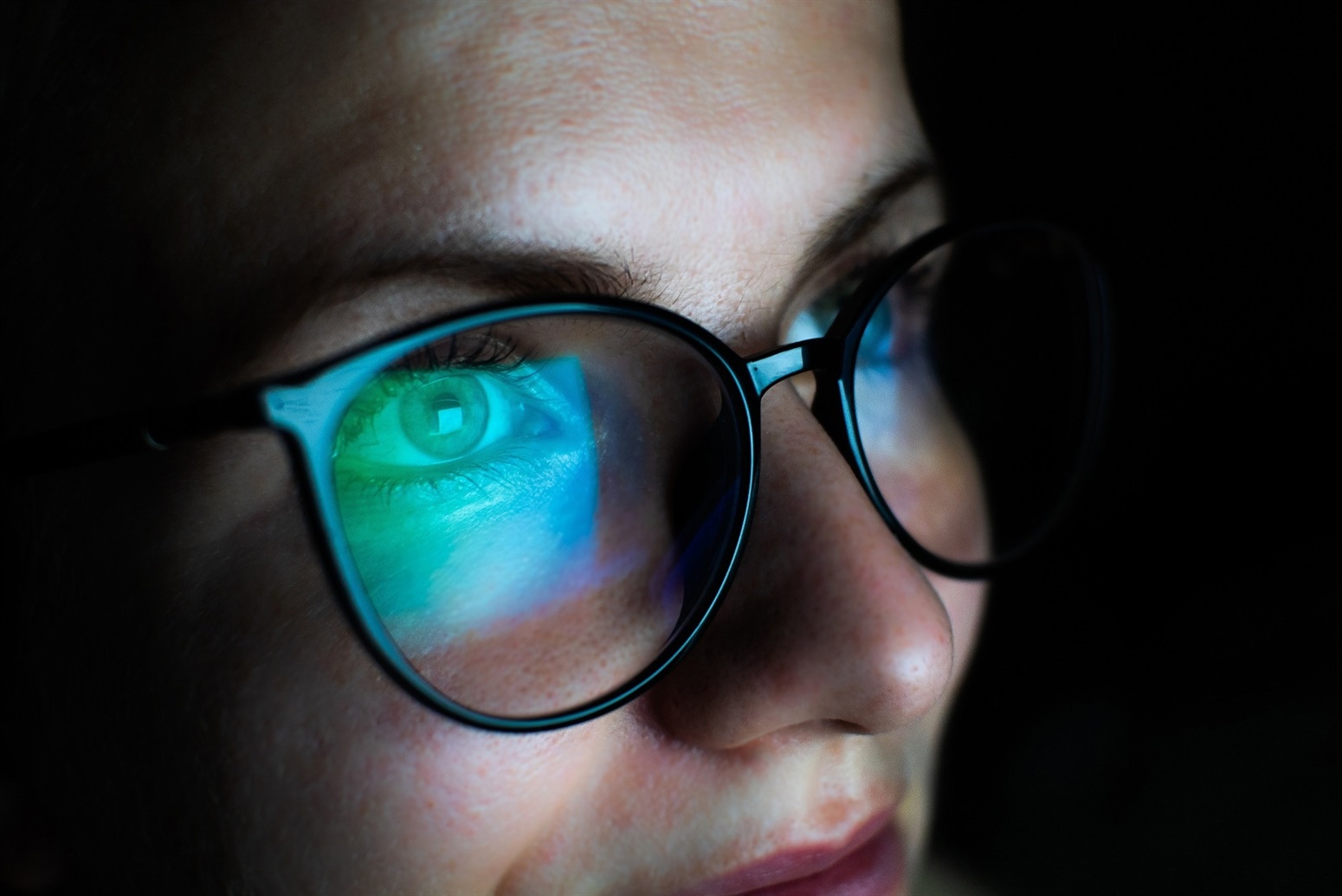 The real resolution limit of the human eye