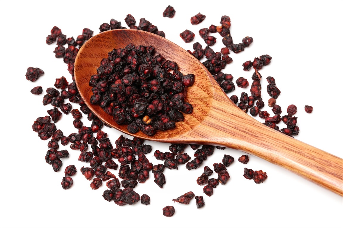 Schisandra Berry Benefits, Side Effects, Dosage, and Uses