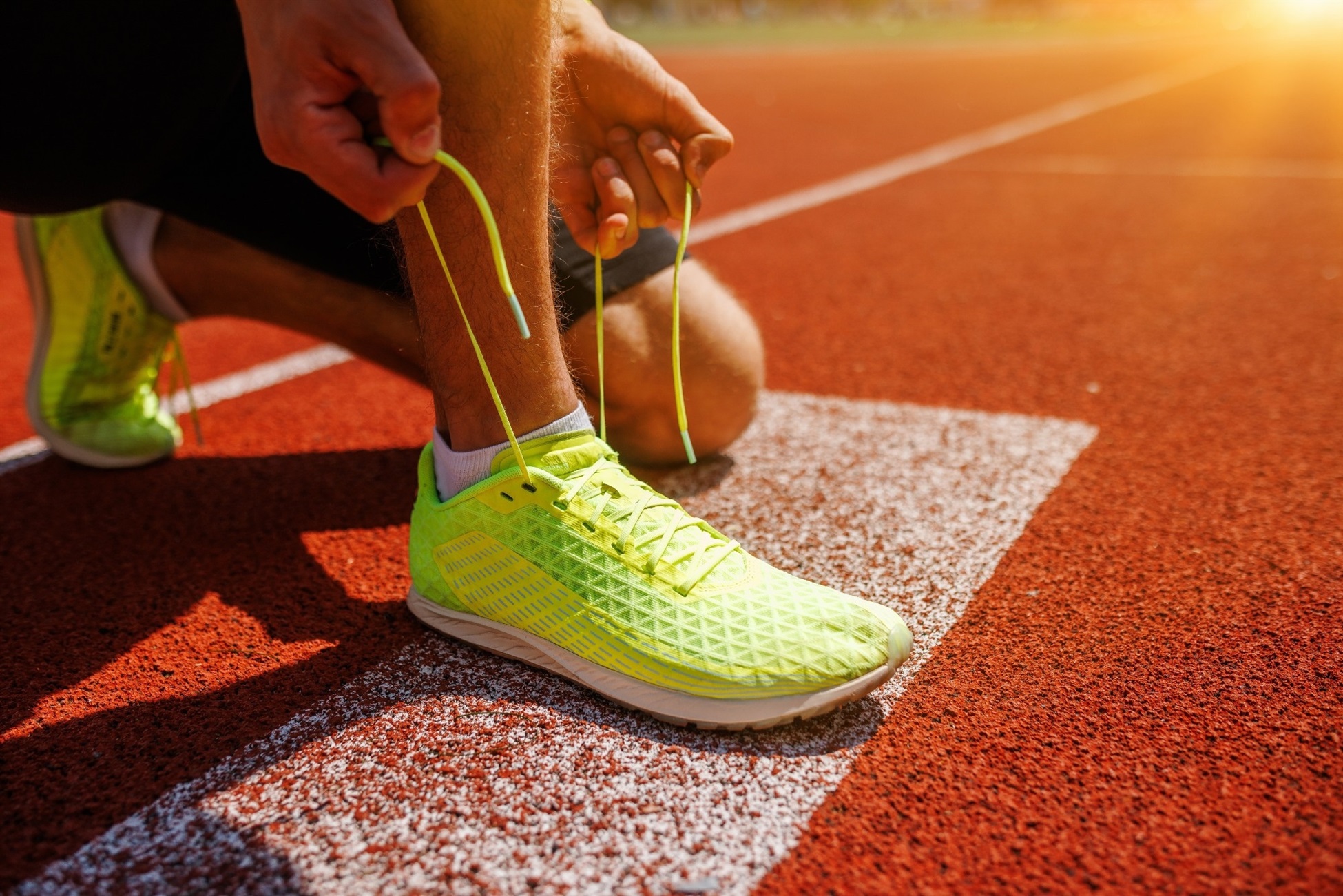 New shoe lacing system for comfort and stability during long runs