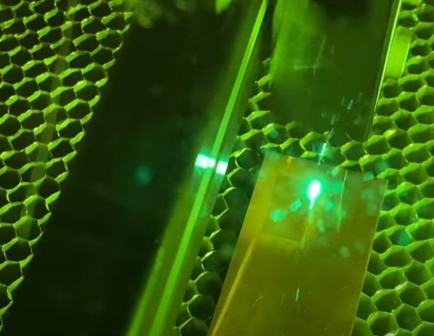 Lasers turn metal surfaces into bacteria killers